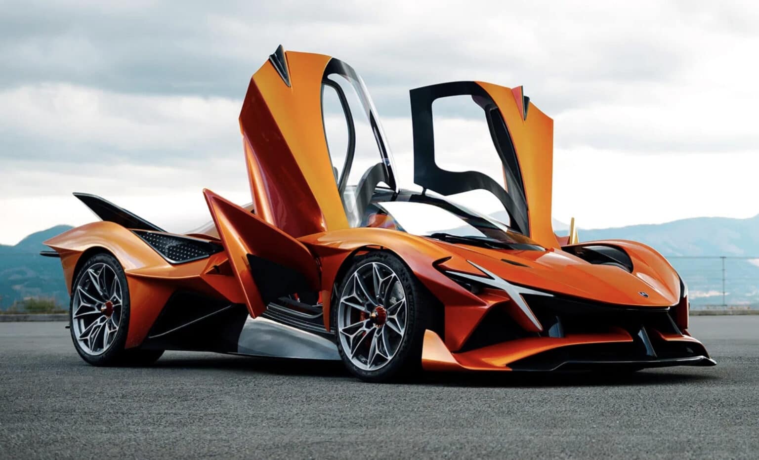 Apollo Evo Hypercar Marks Return of a Legend — but Only 10 Will Ever Be ...