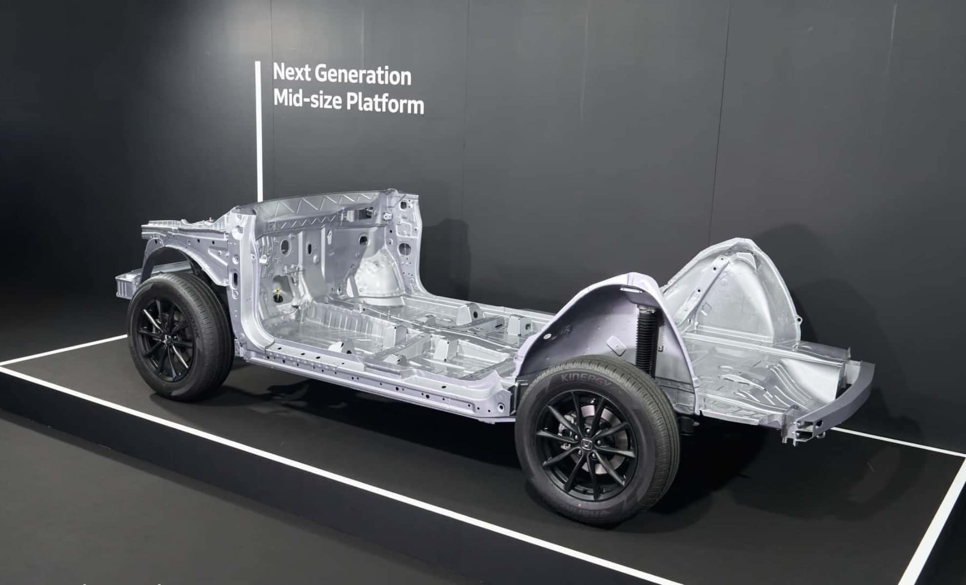 Honda to Launch New Hybrid V-6 Engine in Next-Gen SUVs and Trucks by 2027