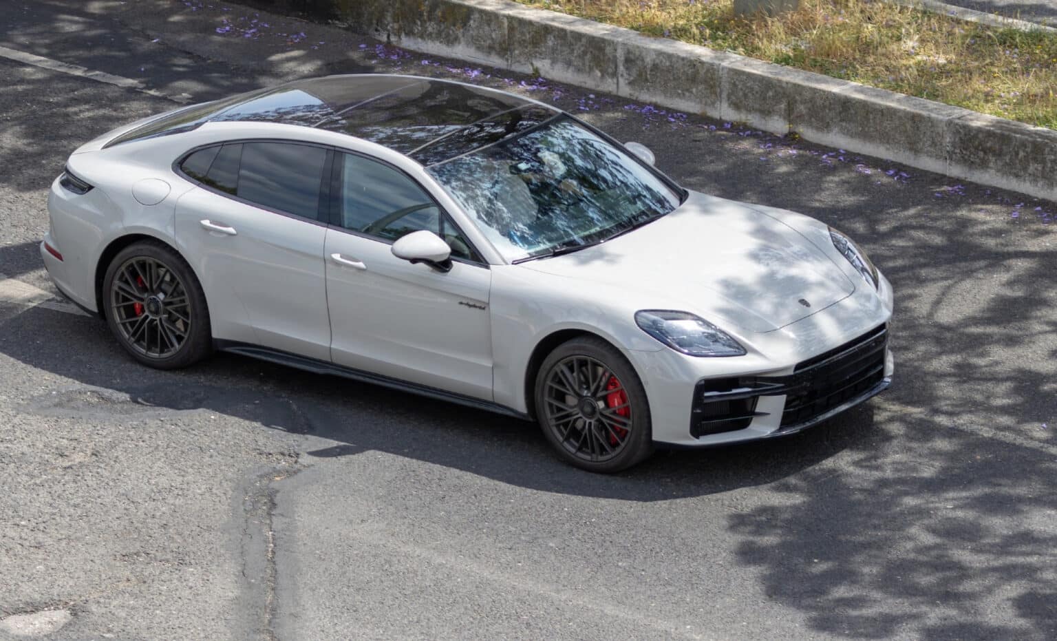 This Gym Offers a Porsche to Anyone Who Can Lose 50kg in 3 Months