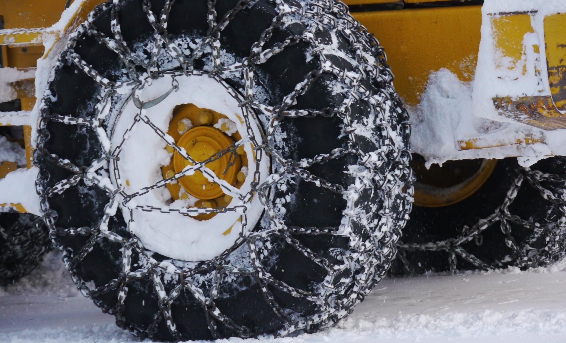 New Colorado Law Requires 2WD Vehicles to Carry Snow Chains on I-70