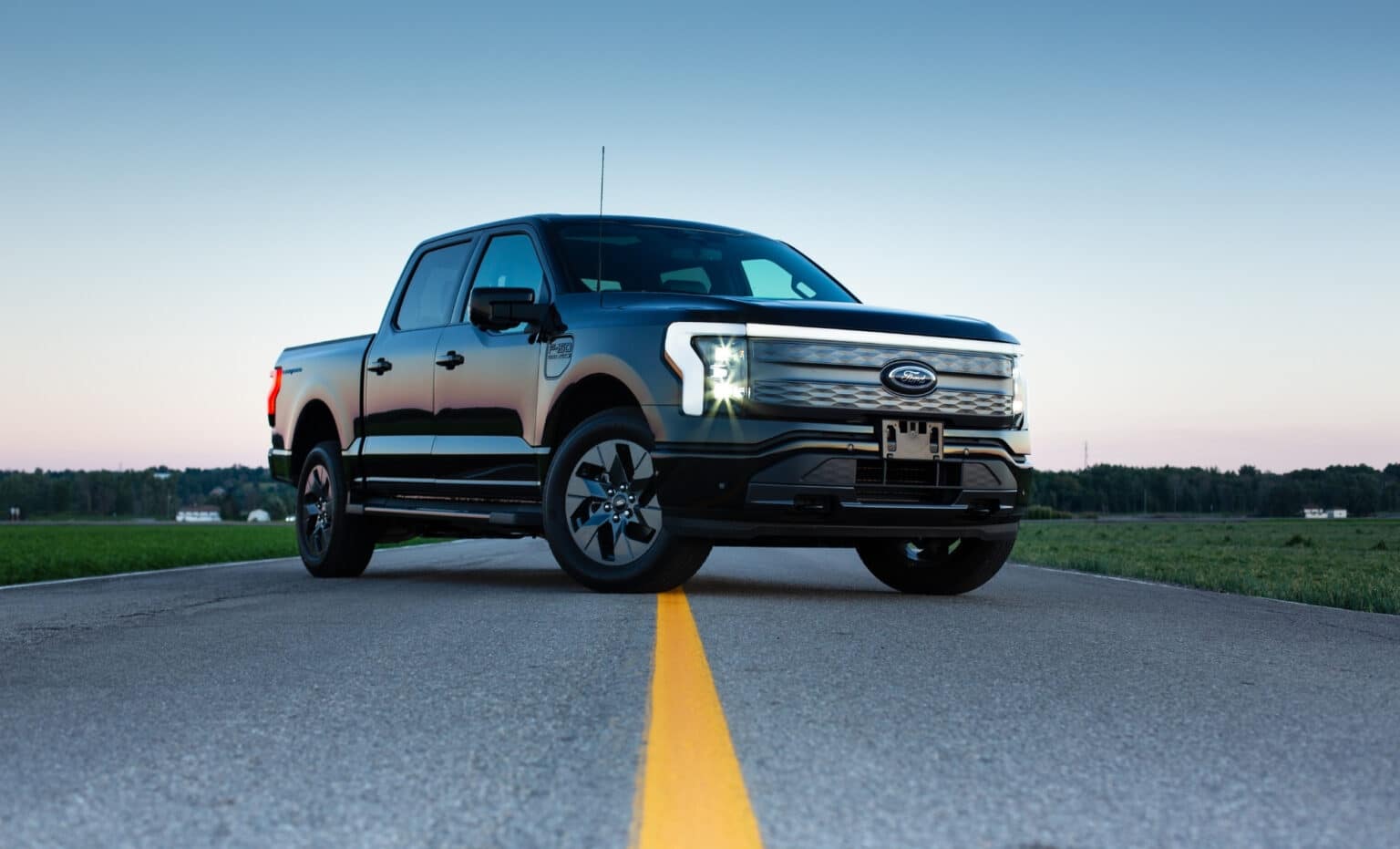 Ford In Crisis: Thousands Of Mechanic Jobs Sit Vacant Despite $120,000 ...