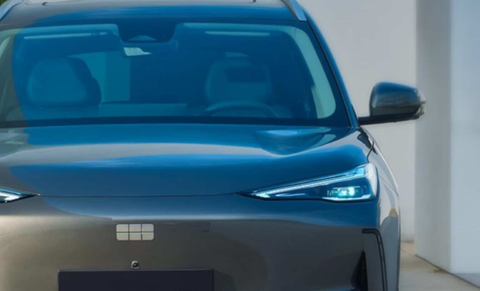 This New Chinese Electric Car Promises to End Parking Anxiety with ...